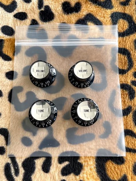Set Of Four Gibson Reflector Knobs Black Reverb