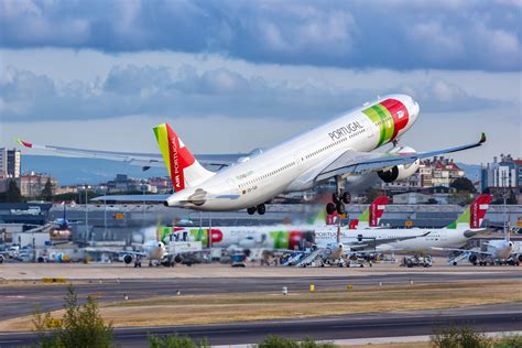 How Aircraft Slides Inflate So Quickly