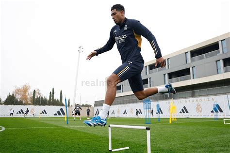 Real Madrid Bellingham Ya Se Entrena En Valdebebas Marca