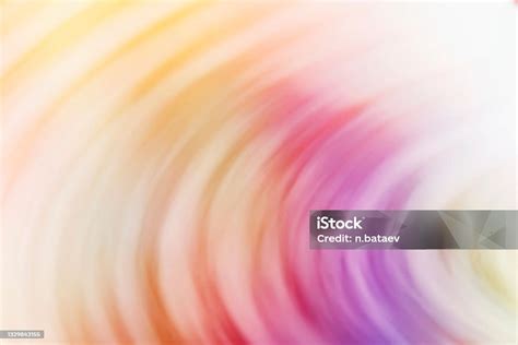 회전 난류 소용돌이와 추상 흐린 배경 반짝이는 멀티 컬러 슬라이드 커버 백 어린이 파티 또는 휴일을 테마로 텍스트를위한 부드럽고 무지개 템플릿 기상 이변에 대한 스톡 사진