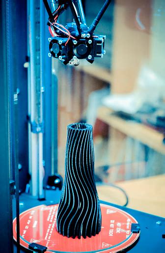 3d 프린터에 인쇄 하는 모델 개체는 3 차원 프린터 내부 3차원 인쇄에 대한 스톡 사진 및 기타 이미지 3차원 인쇄 0명 3차원 형태 Istock