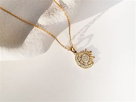 Sun Moon Pendant Necklace Jamtb