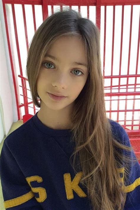 2019 年の「celebridades Femeninas Por E Tvalens Yana Kozlova Belleza Y