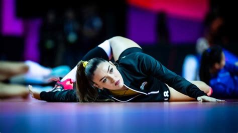 Zehra Gunes A Volleyball Powerhouse With A Trail Of Honors Wonderslist