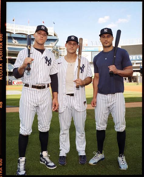 New Yorks Hottest Clubs Read This Story On
