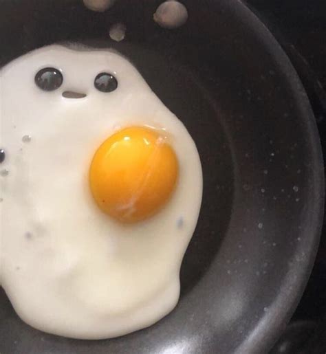 좋아하는 재질에 있는 파랑님의 핀 계란프라이 미적 음식 음식