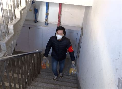 江川：公共管理服务中心网格员化身“跑腿员”老年人生活电话