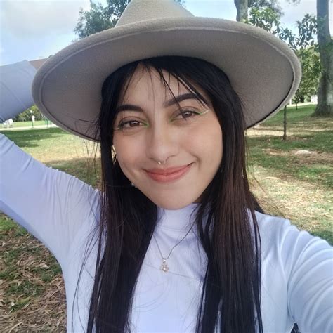 Alexandra Profesor De Ciencias Sociales H
