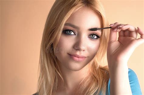 Female Model Shaping Brown Eyebrows Woman Eye With Beautiful Eyebrows