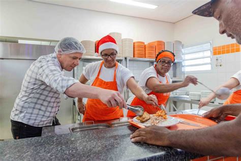 Almoço especial celebra o Natal no Bom Prato de São Bernardo ABCD Real