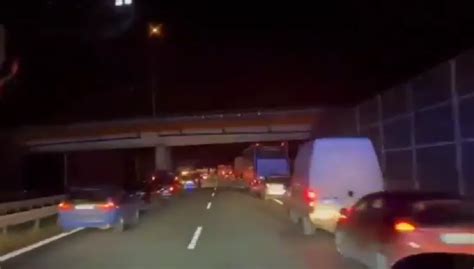 Policja chwali kierowców na A4 Pomogli w ratowaniu ludzkiego życia