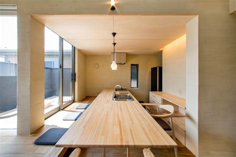 自然素材に囲まれた和モダンやシンプルモダンの建築家住宅｜calm Space Design 株式会社