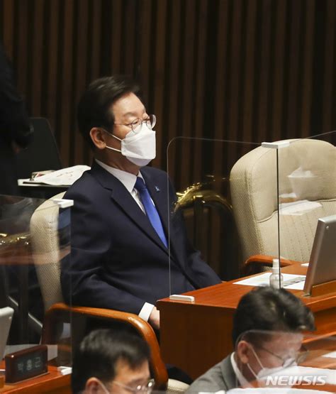 민주 의원들 檢 이재명 소환에 정치보복 전쟁이다 종합2보