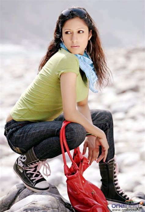 Shefali Gupta Photos Hd Latest Images Pictures Stills Of Shefali