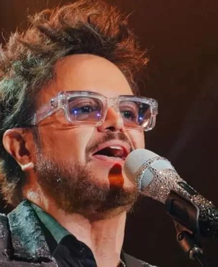 Aleks Syntek Se Encuentra En Rehabilitación Uniradio Informa