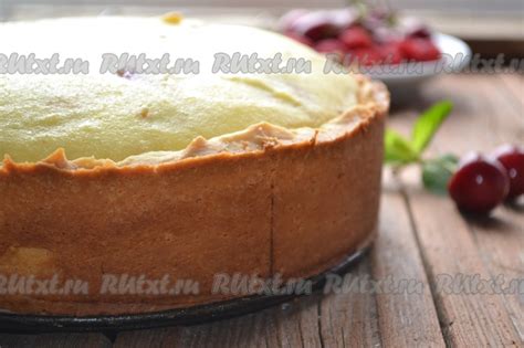 Песочный пирог с творогом и вишней 12 фото в рецепте