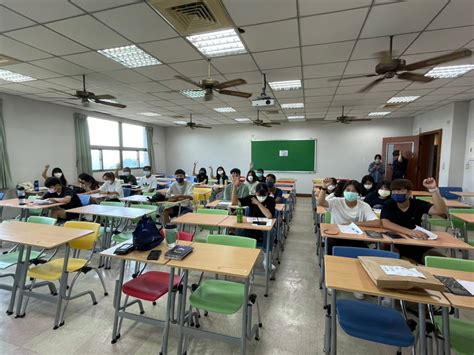 叫我大學生之📣111級義守新生定向營📣 義守大學休閒事業管理學系粉絲團 112學年度改名運動科技與休閒管理學系