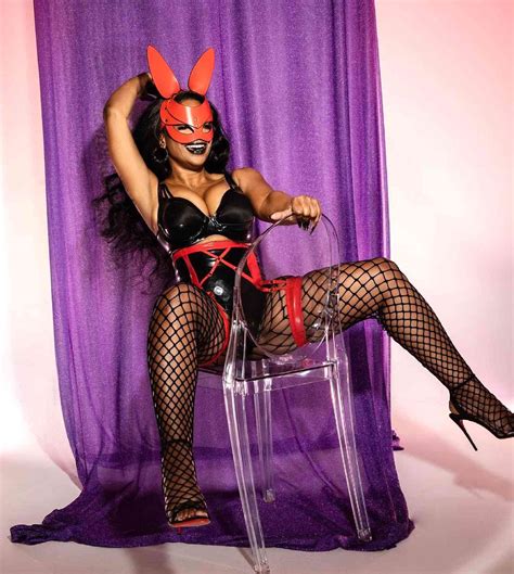 Rhoas Kandi Burruss Celebrates 45th Birthday With Sexy Lingerie Photos