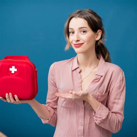 Basic Life Support Bls Training In The Uae Habc Level 2 Award In