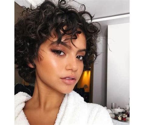 61 Stunning Short Curly Hairstyles For Women 2022 Fabbon