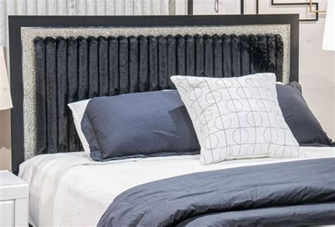 Signature Design By Ashley® Zuraleus Black Upholstered Queen Panel