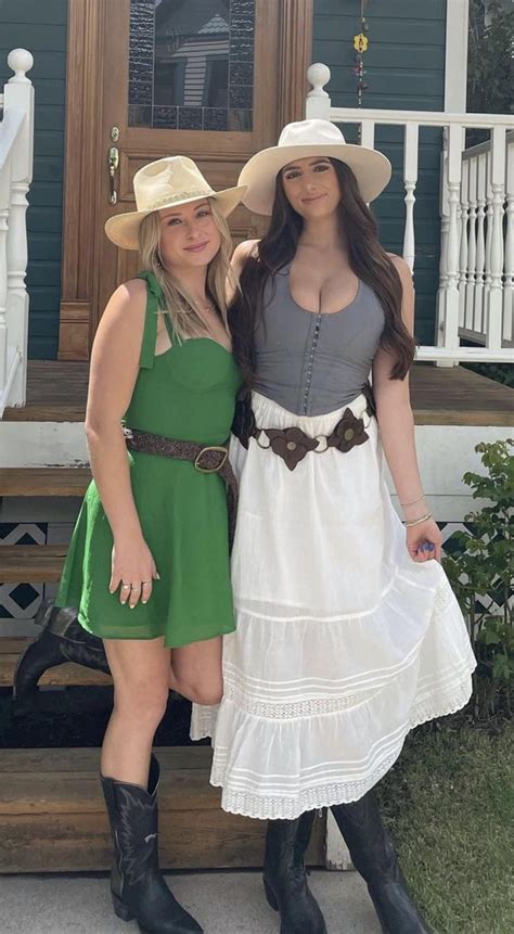 Big Sister R Breastenvy