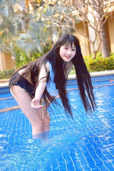 佳人泳池邊的可愛妹子 每日頭條