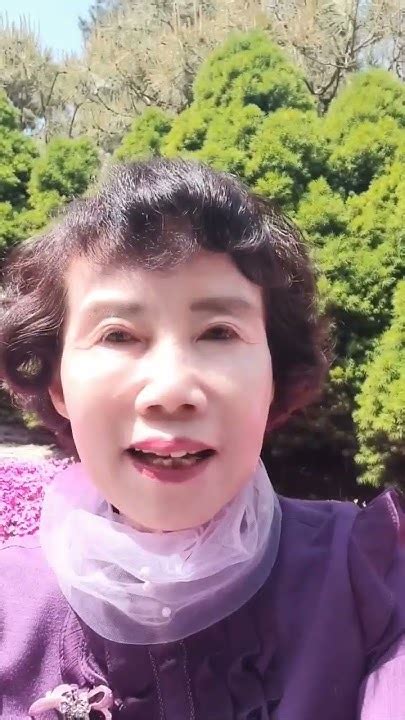 참 빛 세상에 오셨네 참빛 곧 세상에 와서 각 사람에게 비취는 빛이 있었나니 영접하는 자 곧 그 이름을 믿는 자들에게는 하나님의