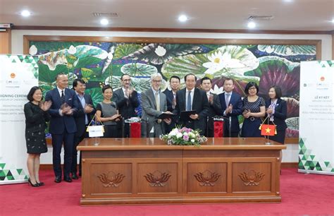 Ủy Ban Chứng Khoán Và Ifc Ký Kết Hợp Tác Thúc đẩy Tài Chính