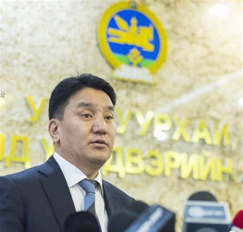 Ж Ганбаатар Халзанбүргэдэйн ордод явуулж буй үйл ажиллагааг түр зогсоож байна Төр өөртөө аваагүй