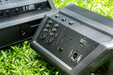 JBL EON One Compact vs Bose S Pro Cuộc đua song hành hơn năm kẻ tám lạng người nửa cân