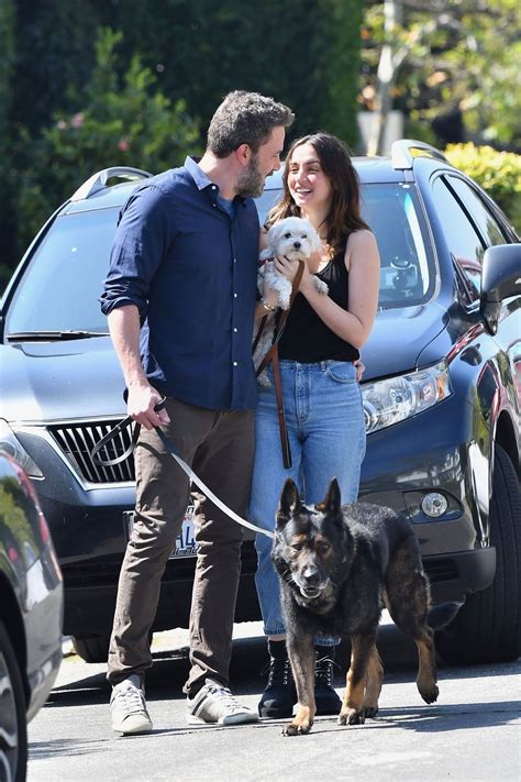 Braless Ana De Armas Making Out With Ben Affleck The Fappening