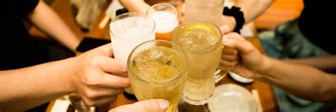 「ただのチキンがこんなにおいしいの？」…ドイツ人女性が「日本の居酒屋」で感動のあまり放った言葉（フリート編集部） マネー現代 講談社