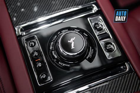 Khám Phá Rolls Royce Cullinan độ Mansory Màu Trắng Duy Nhất Việt Nam