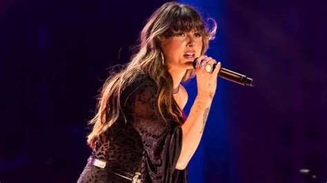 Ella Langley Celebrates First No 1 On Billboards Hot Country Songs