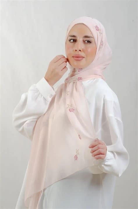 Lilac Rose Tatreez Shawl Falahi House
