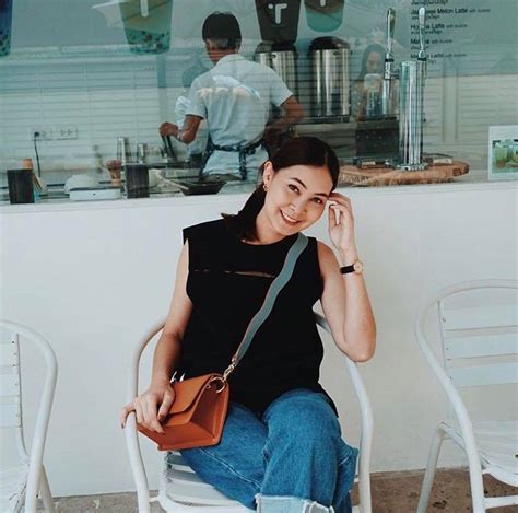 Labella Day Off With Adele Brown มีสองสาย