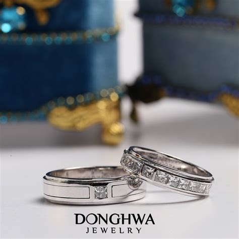 동화주얼리 종로결혼예물 종로웨딩밴드 커플링 결혼예물로 인기있는 커스텀 커플링 다이아 크기는 03캐럿 입니다 커플링디자인 커플링추천 웨딩밴드 웨딩