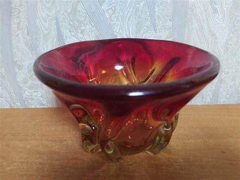 Ваза конфетница красное стекло — ціна 350 грн у каталозі Вази для цукерок Купити товари для дому