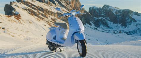 Vespa 946 Snake An Icy Elegance For The New Limited Edition Vespa