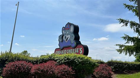 Shenanigans At The Chuck E Cheeses In Gurnee Illinois Youtube