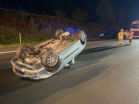 Unfall auf der A Auto kracht in Leitplanke und überschlägt sich Münchberg Frankenpost