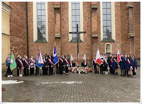 42 ROCZNICA WPROWADZENIA STANU WOJENNEGO W POLSCE Szkoła Podstawowa