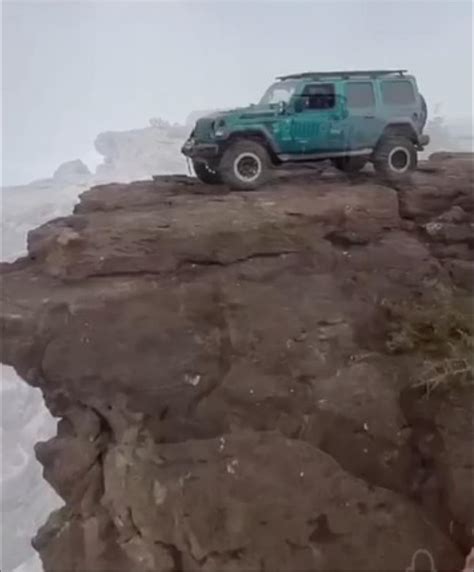 نمبر1 نيوز 💥شرطة عمان توقف المدون الإماراتي المشهور بلقب