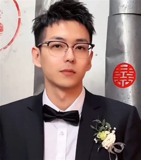 ถึงกับหลุดโฟกัสบ่าวสาว เพื่อนเจ้าบ่าวงานดีมาก ความหล่อโดดเด่นจนคนแห่เปิดวาร์ป