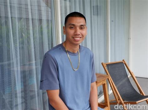 Bagaimana Dengan Aku Jadi Debut Rayi Putra Di Bawah Def Jam