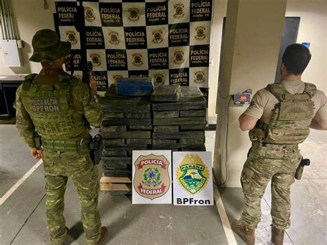 Traficante abandona carro quase 700 kg de maconha em milharal após