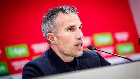 Robin Van Persie Meldt Nieuwe Blessure Bij Feyenoord Thomas Beelen