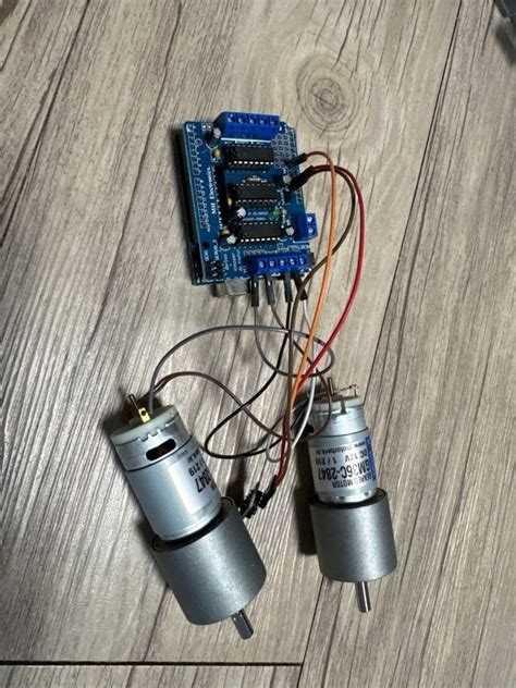 아두이노 회로 제작했는데 작동이 안됩니다 도와주세요ㅠ 지식in