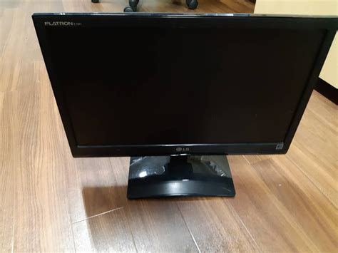 Lg Flatron E1941 Desktop Monitor 電腦＆科技 電腦周邊及配件 電子屏幕 Carousell